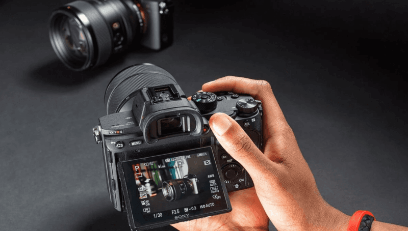 What is auto focus? Principle of operation and common forms